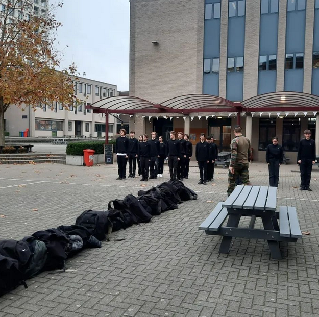 Drill-oefeningen voor Defensie en veiligheid | Heilig Graf Turnhout secundair onderwijs